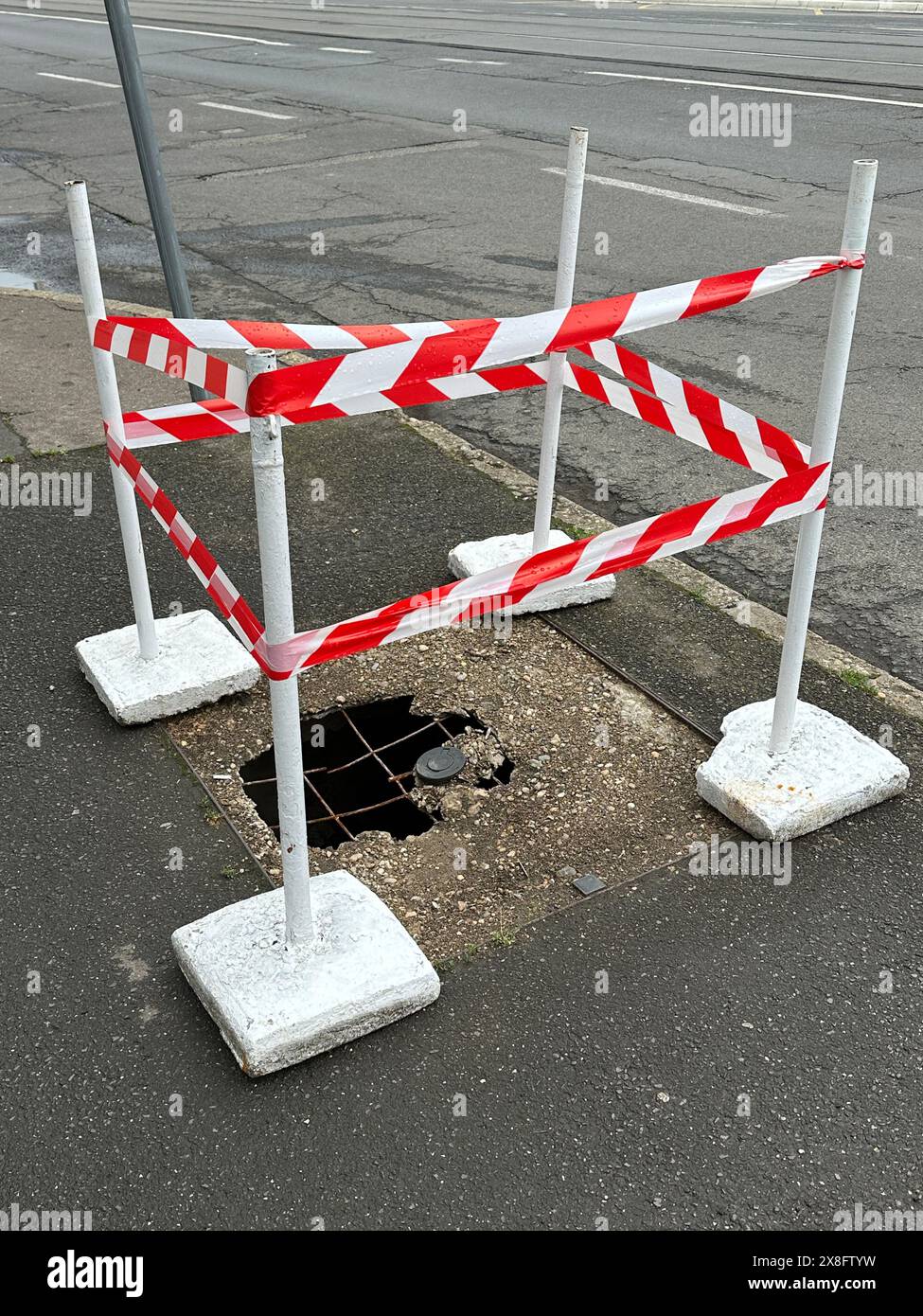 Road barrier damage hi-res stock photography and images - Alamy