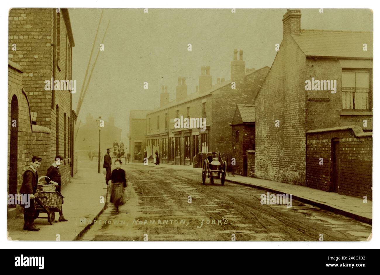 High street victorian period hi-res stock photography and images - Alamy