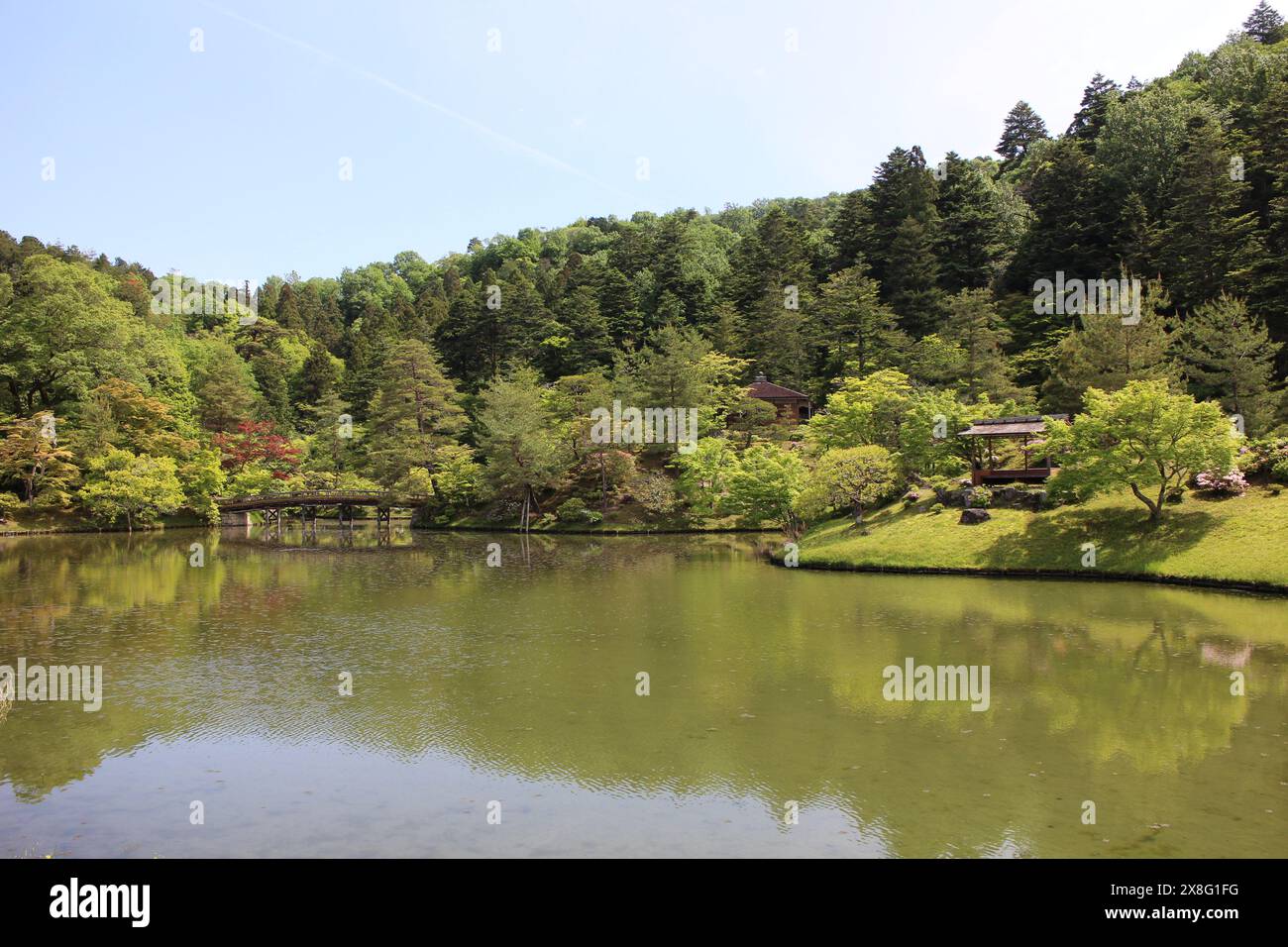 Earthen Bridge and Yokuryu-chi Pond in Shugakuin Imperial Villa, Kyoto ...