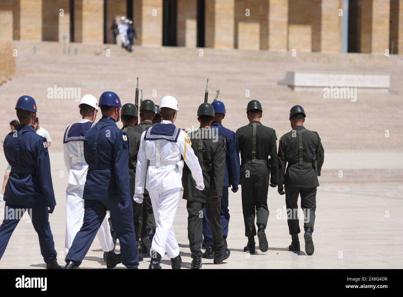 Turkish honour guards soldiers at the Anitkabir mausoleum Stock Photo ...