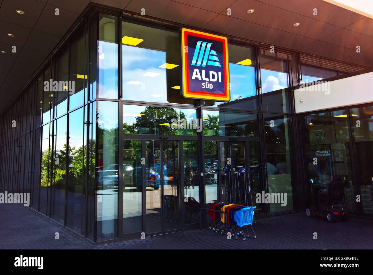 Aldi Süd Lebensmittel Discounter - Filiale. Als Aldi bekannt sind die ...