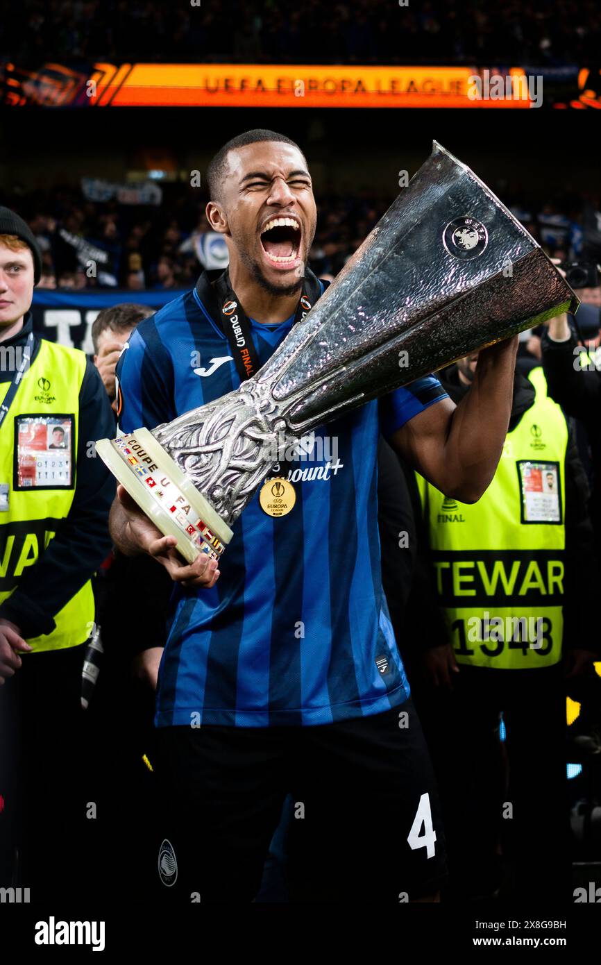 Dublin, Ireland. 22 May 2024. Isak Hien of Atalanta BC celebrates with ...