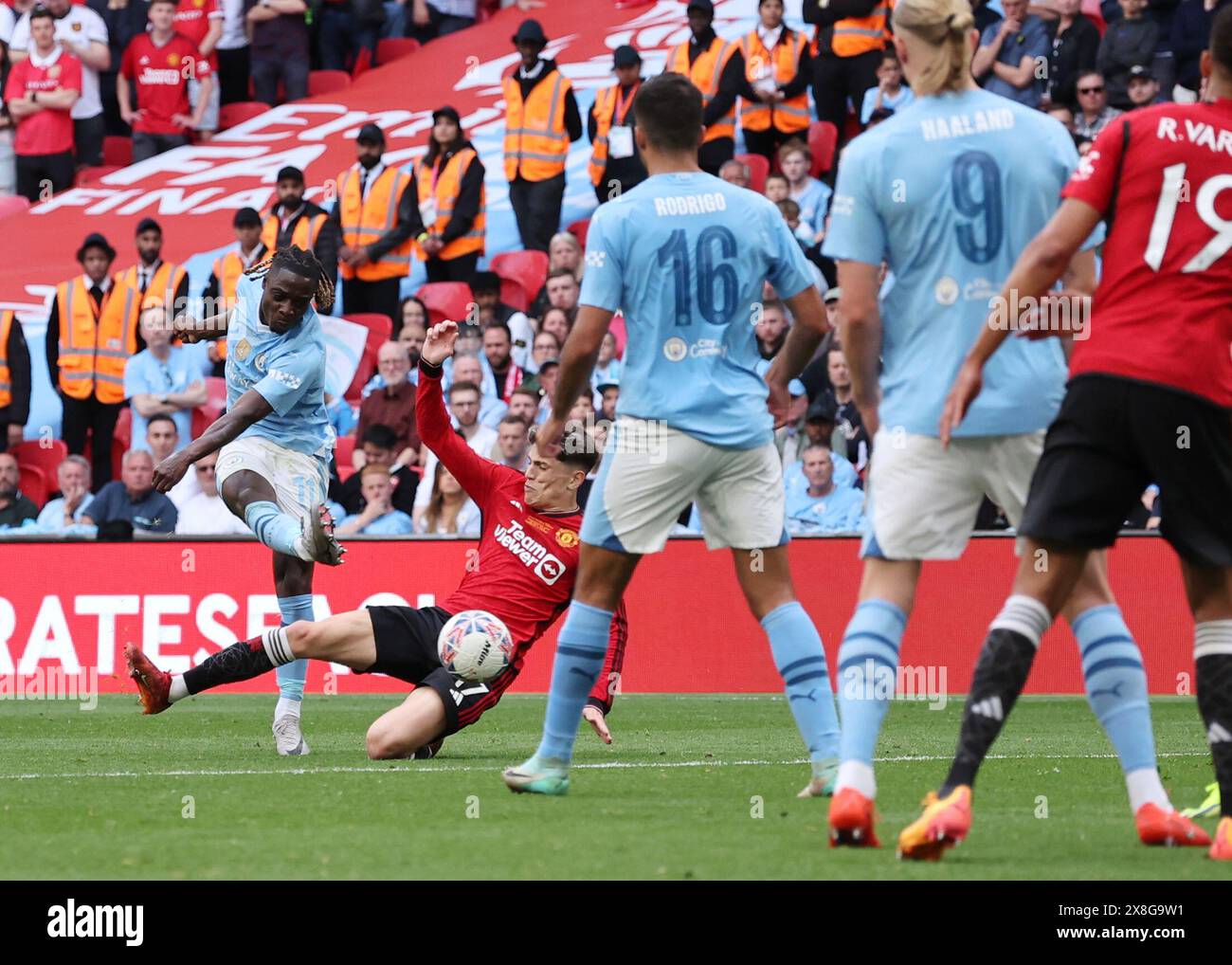 Jeremy doku goal hi-res stock photography and images - Alamy