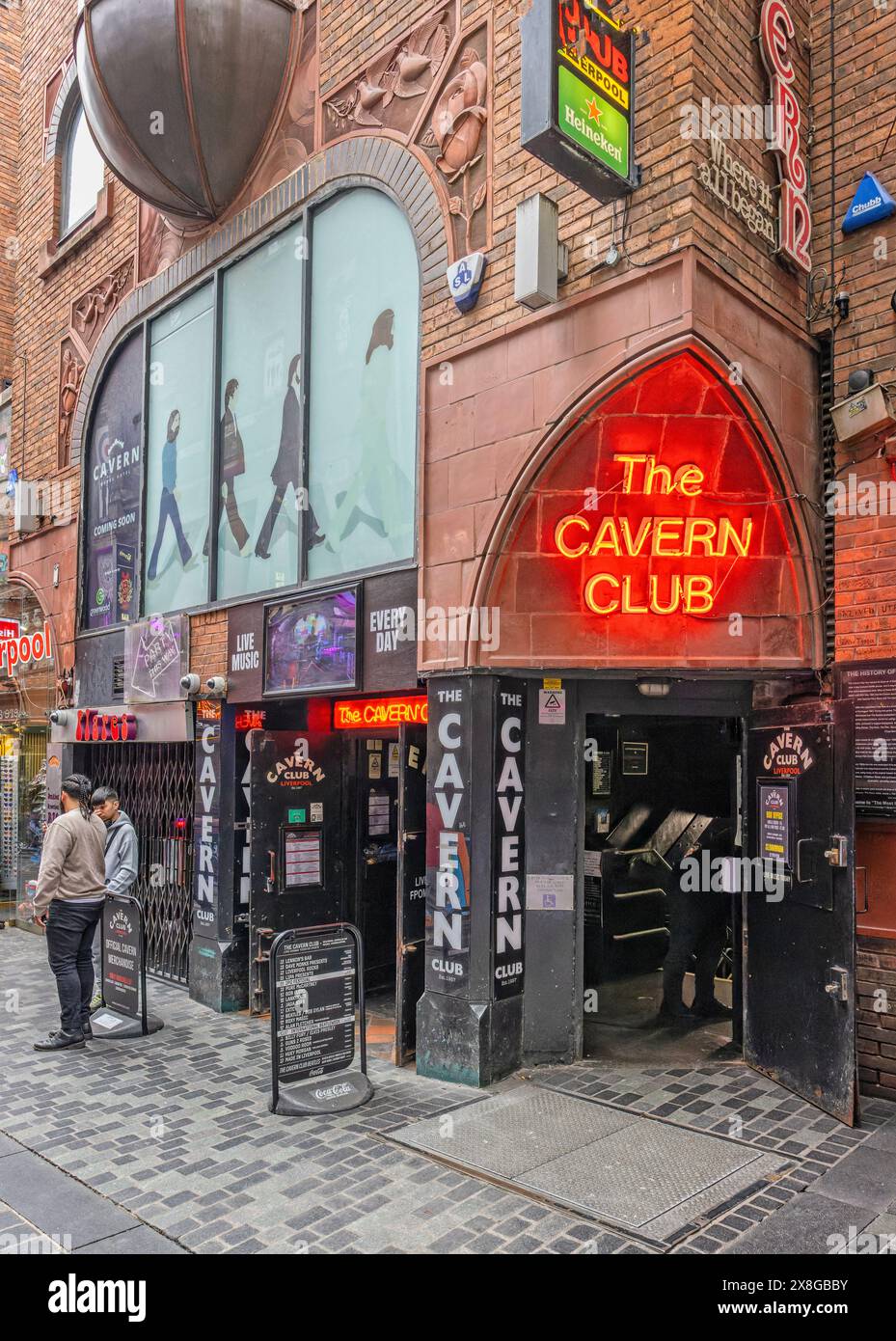 Entrance to the famous Cavern Club in Matthew Street, Liverpool ...
