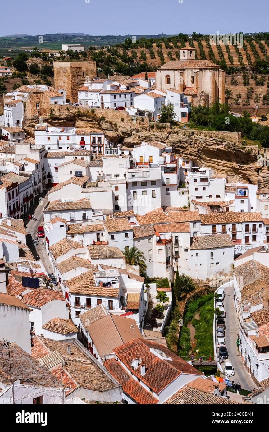 Skyline view of the unique pueblos blanco of Setenil de las Bodegas ...