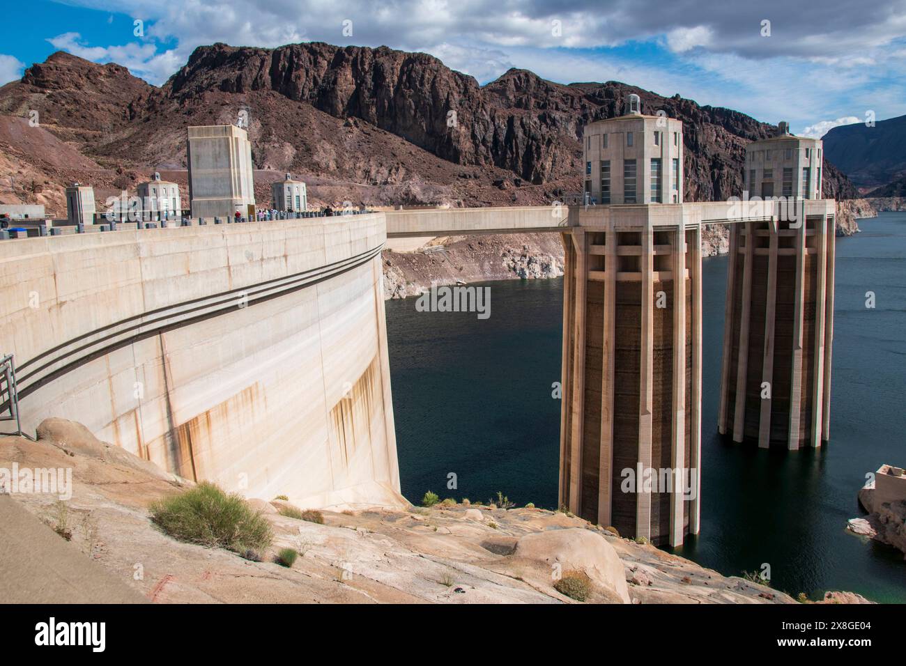 The construction of the Hoover Dam near Las Vegas, NV, created Lake ...