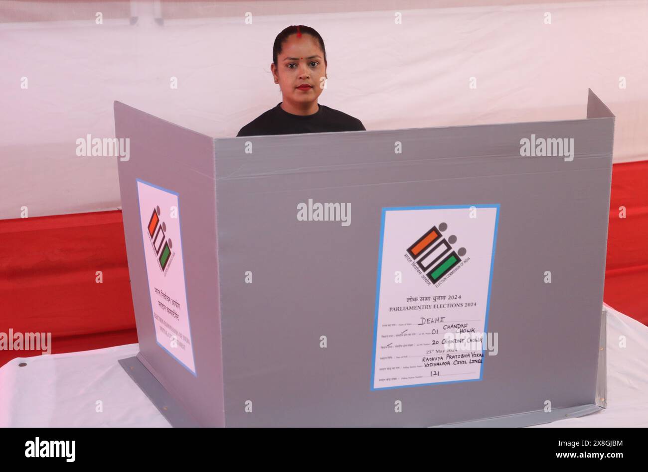 India elections 2024 voting booth hi-res stock photography and images ...