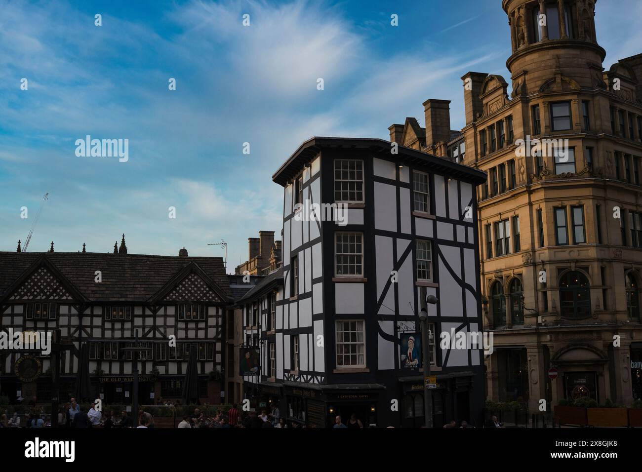 Exterior of The Old Wellington Inn, Manchester Stock Photo - Alamy