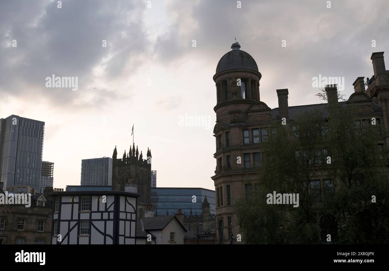 Exterior of The Old Wellington Inn, Manchester Stock Photo - Alamy