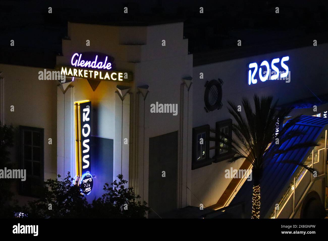 ROSS Dress for Less sign store Stock Photo - Alamy