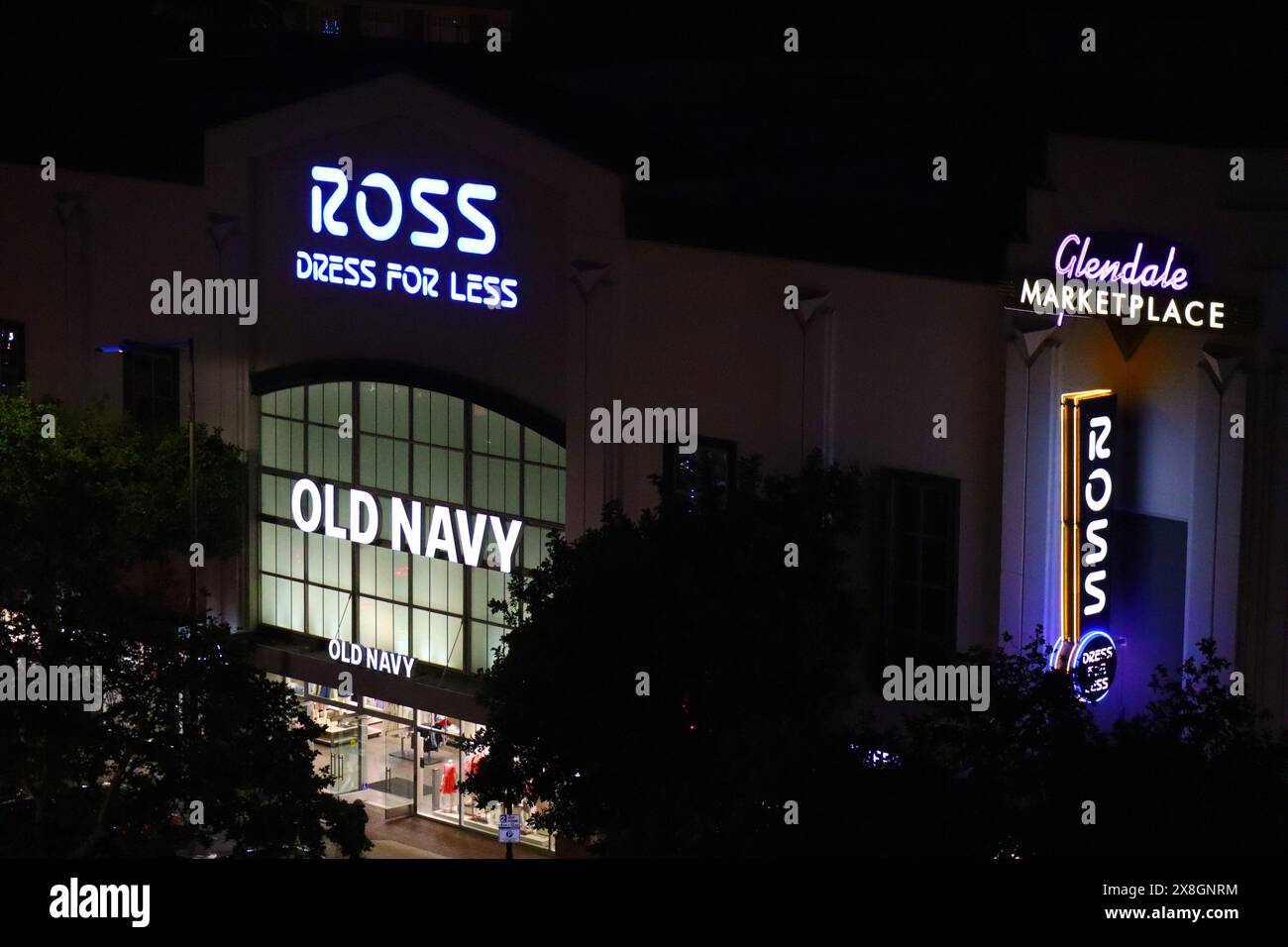 ROSS Dress for Less sign store Stock Photo - Alamy