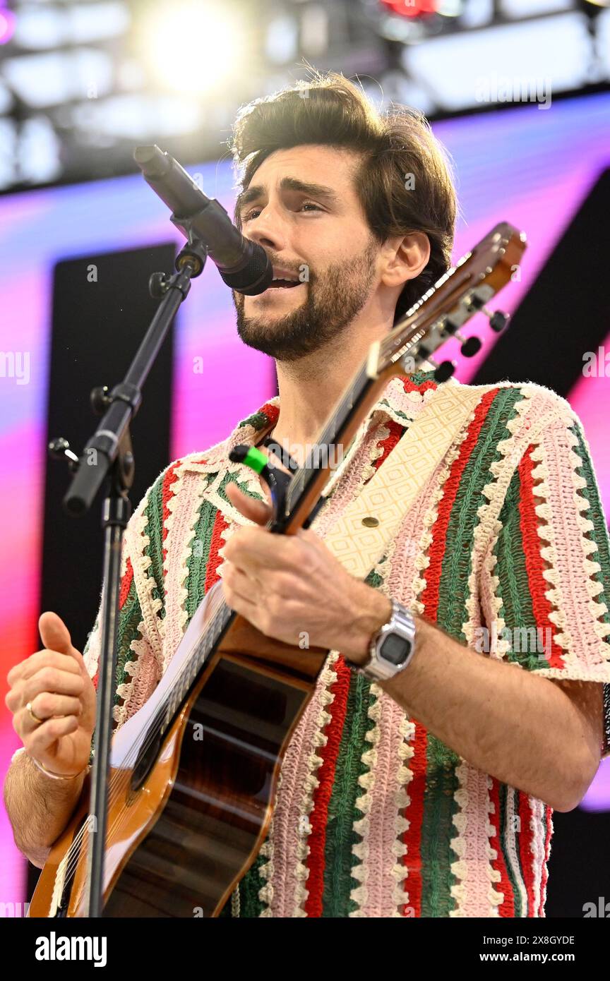 Alvaro Soler live bei einem Konzert auf dem Demokratiefest zu 75 Jahren ...