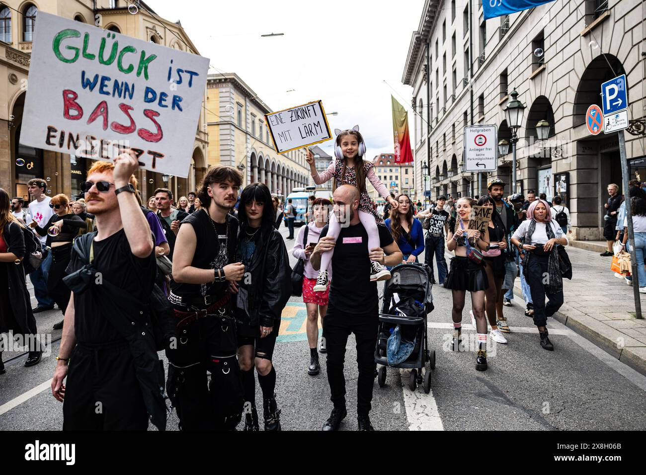 Munich, Germany. 25th May, 2024. On May 25, 2024 thousands joined the ...