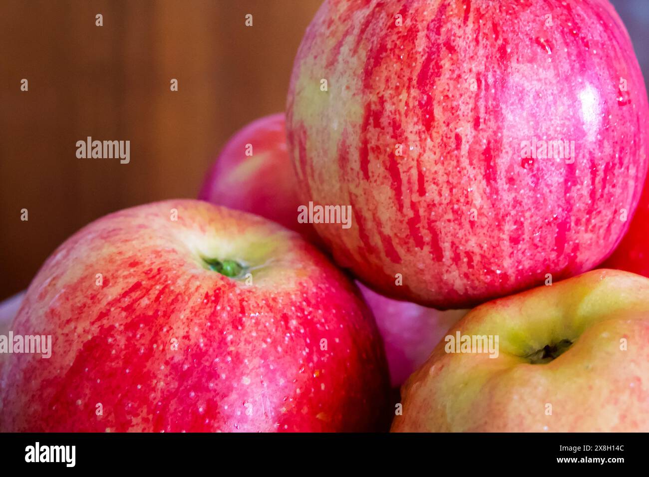 Organic Apple Display. Naturally beautiful apples, excellent for eco ...