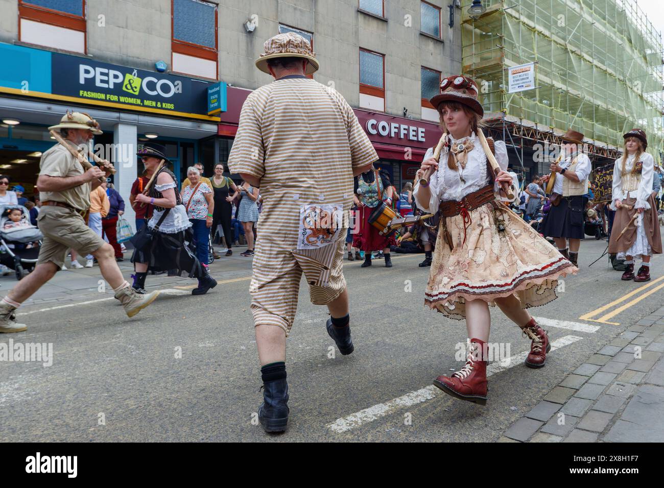 Chippenham, Wiltshire, UK, 25th May, 2024. Members of the Steampunk ...