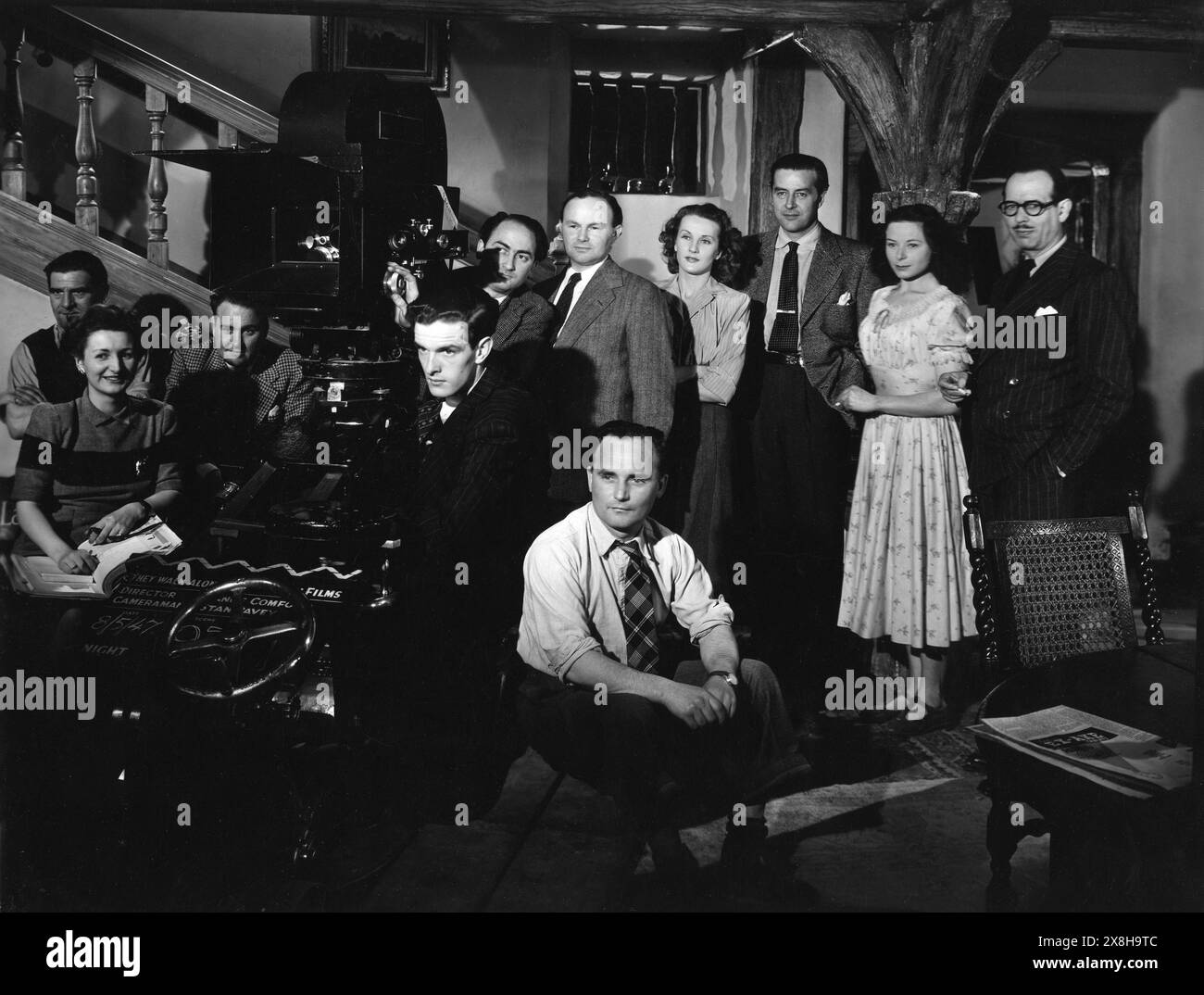 RAY MILLAND visits the set of DAUGHTER OF DARKNESS 1947 Director LANCE ...