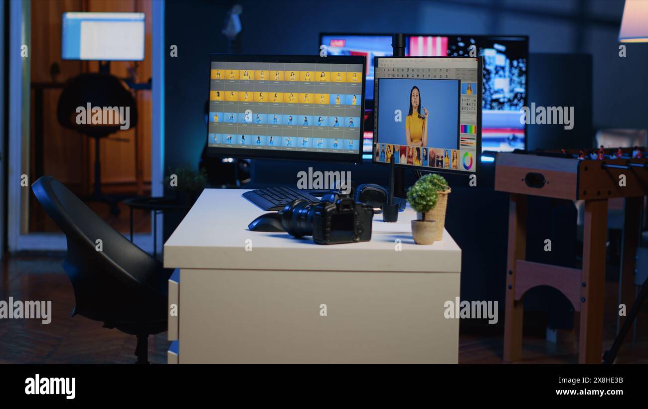 Multi monitor computer setup hi-res stock photography and images - Alamy