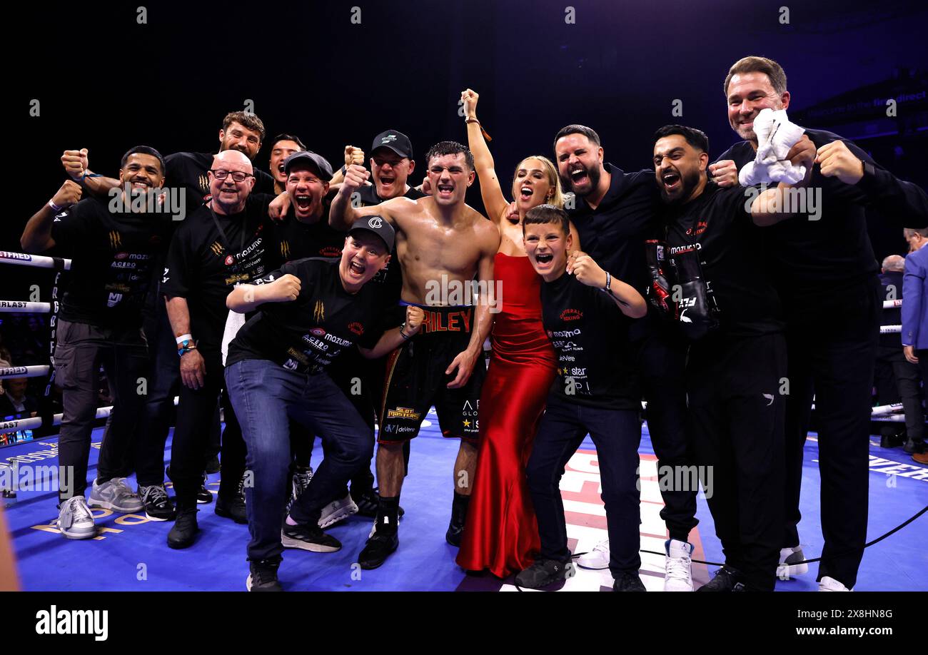 Jack Catterall (centre) celebrates victory with his girlfriend Lauren ...