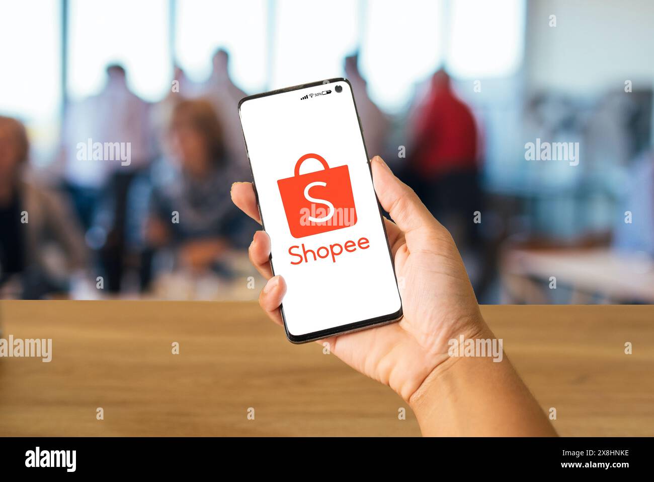Shopee logo hi-res stock photography and images - Alamy
