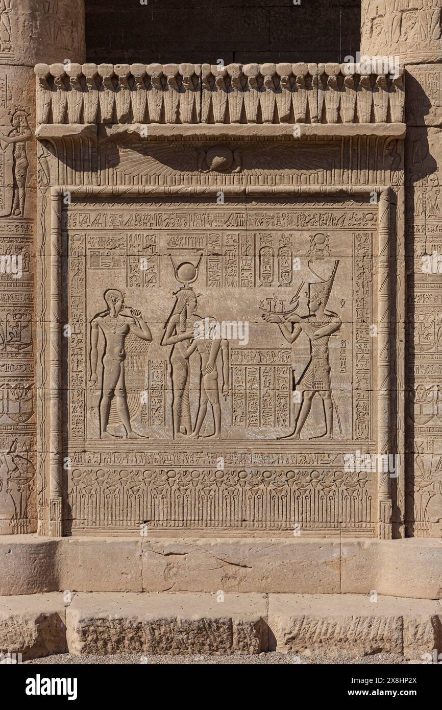 Hennu boat hi-res stock photography and images - Alamy