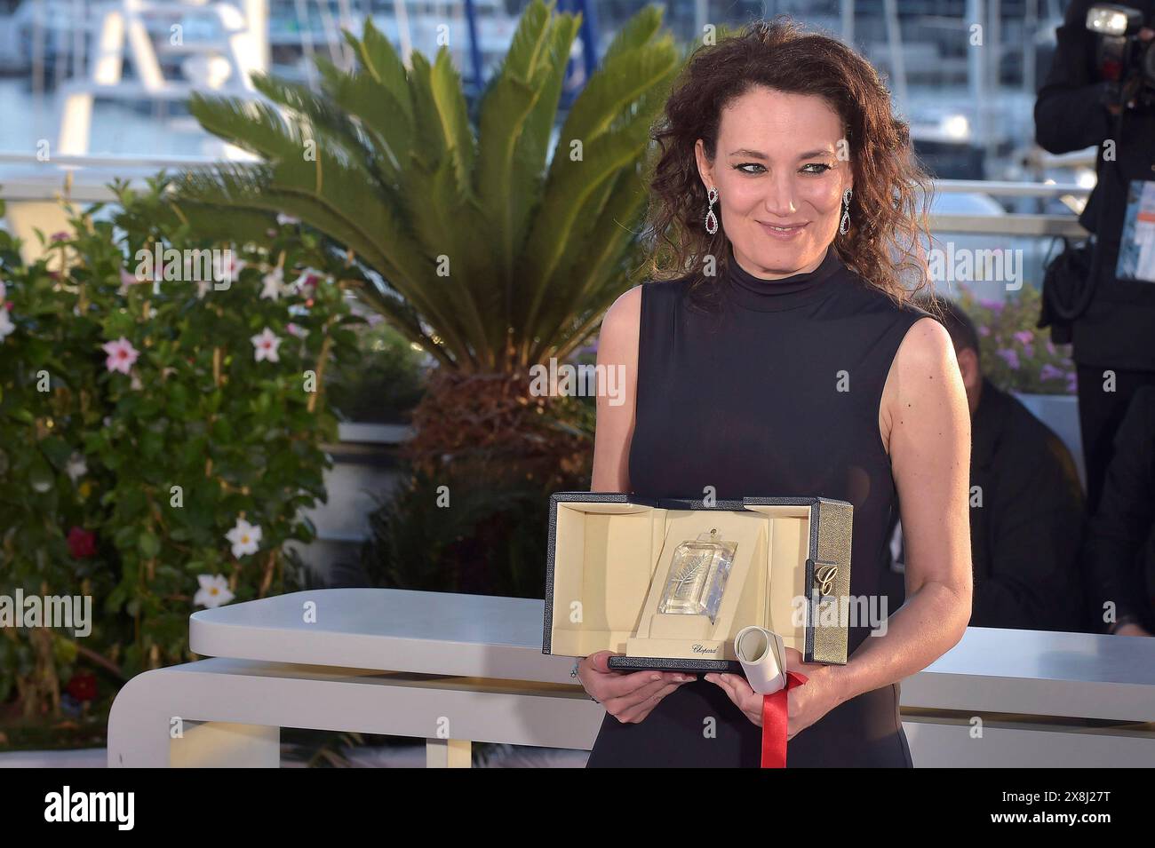 Cannes, France. 25th May, 2024. Coralie Fargeat poses with the 'Best ...