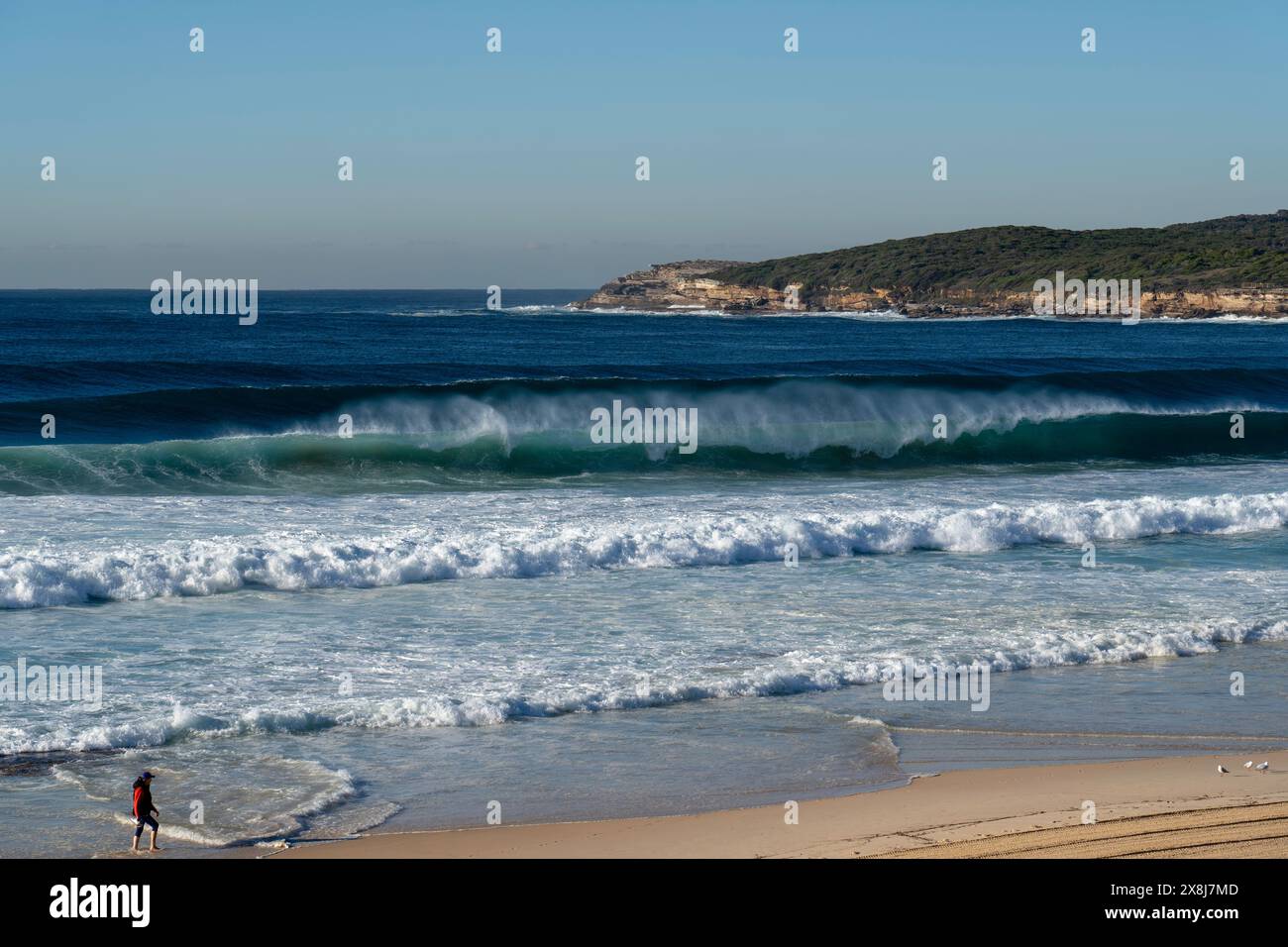 Seascape waves crashing beach hi-res stock photography and images - Alamy