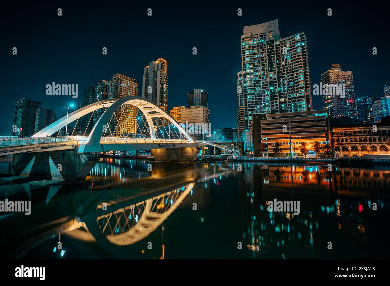Filipino-Chinese frienship arc also known as Binondo-Intramuros Bridge ...