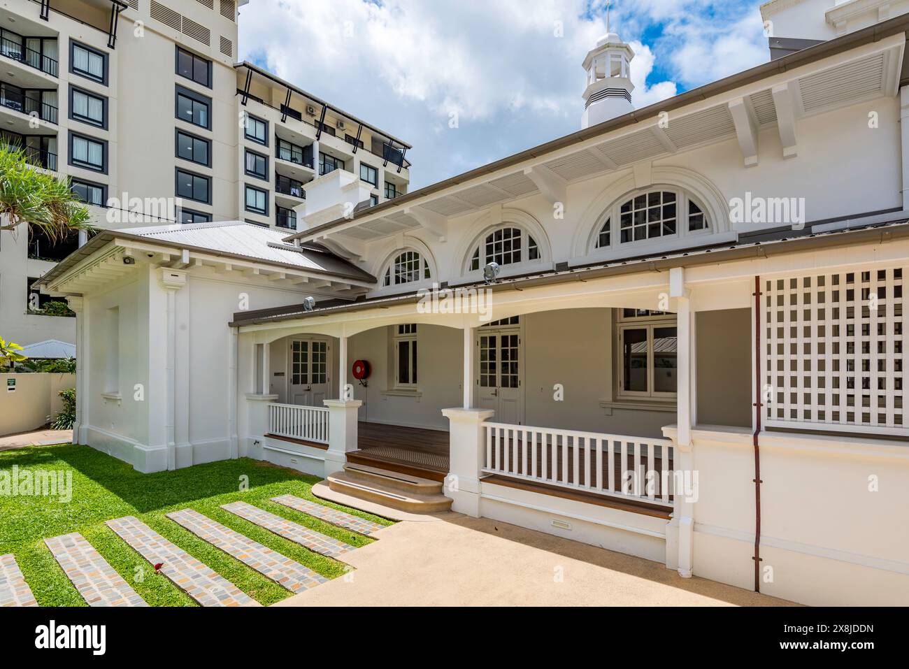 The 1921 constructed former Cairns Courthouse designed by Alfred Barton ...