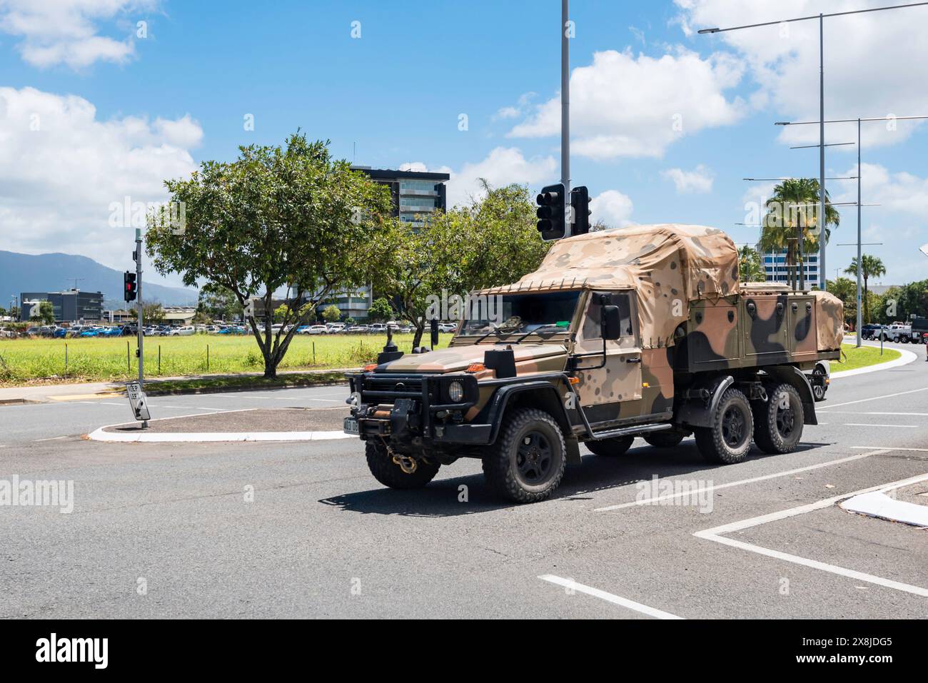 Australian army long range patrol vehicle hi-res stock photography and ...