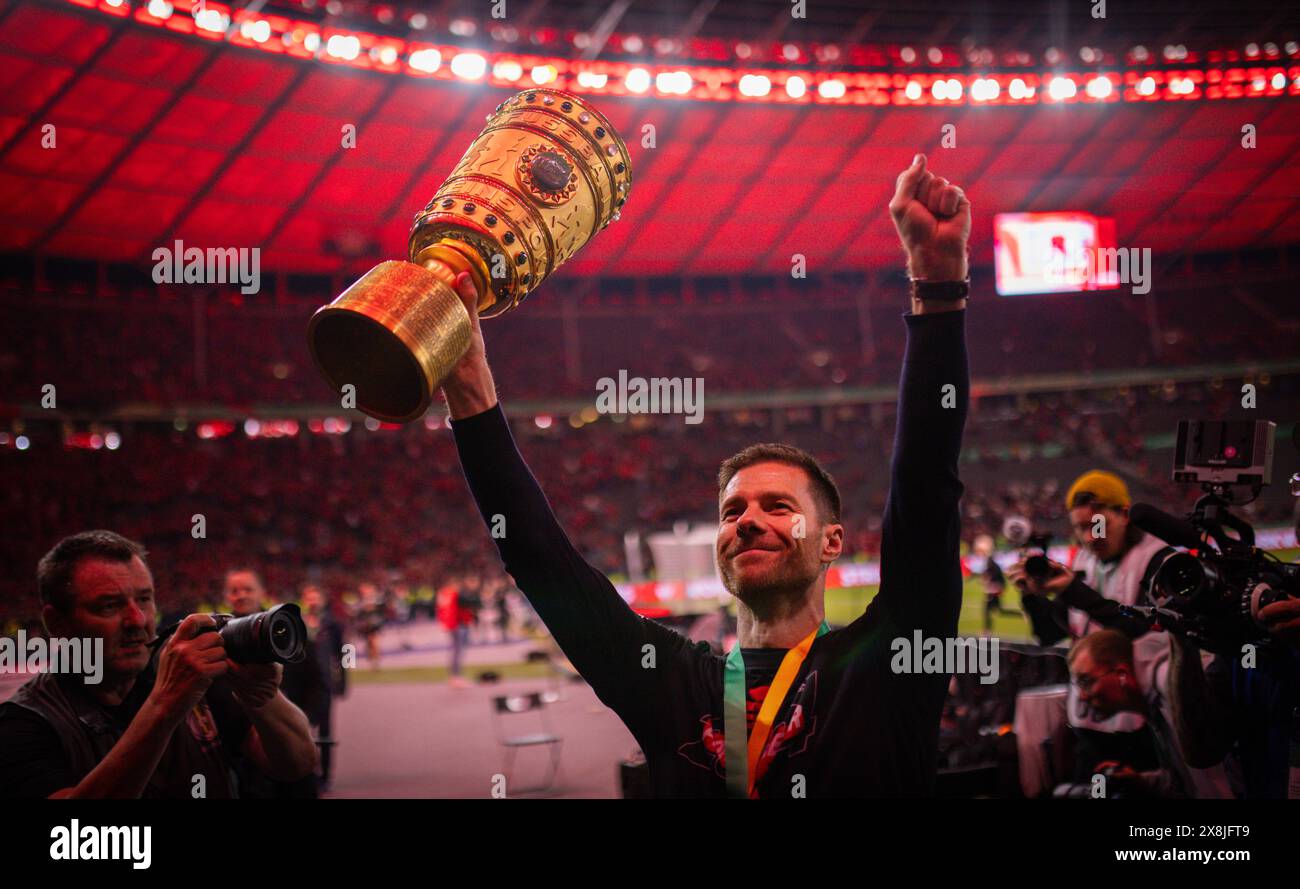 Xabi alonso leverkusen trophy hi-res stock photography and images - Alamy
