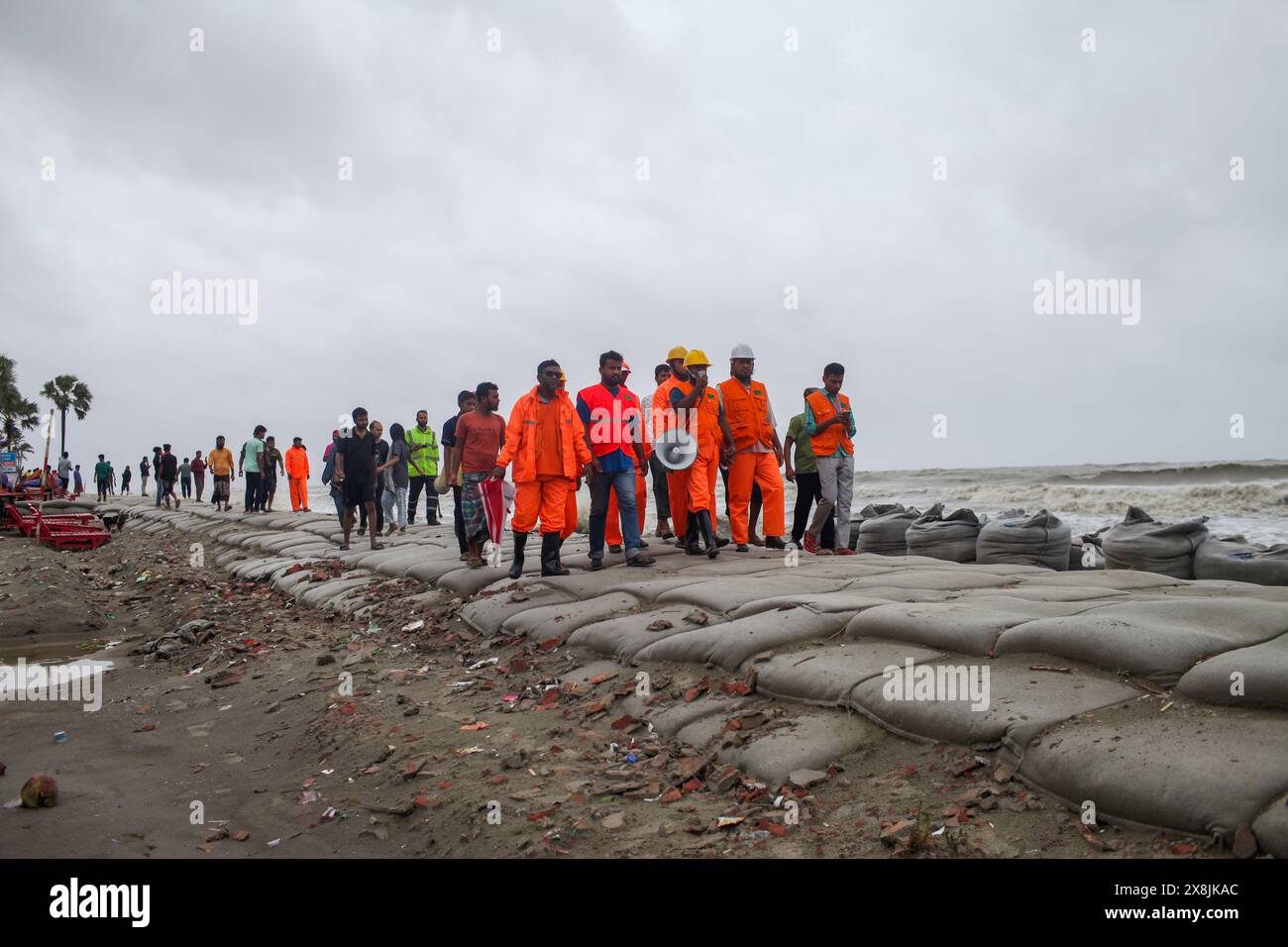 Dhaka, Dhaka, Bangladesh. 26th May, 2024. People are being asked to ...