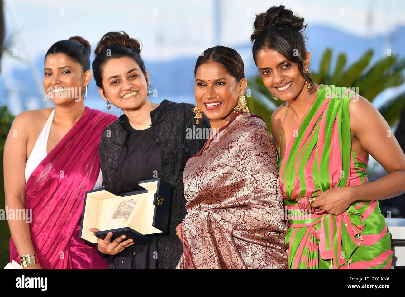 Divya Prabha, Payal Kapadia, Chhaya Kadam und Kani Kusruti mit dem ...