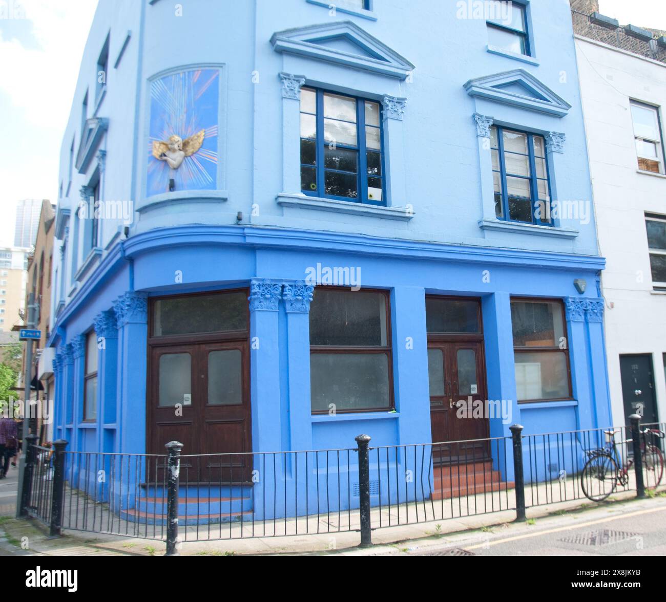 Beautifully decorated art gallery hi-res stock photography and images ...