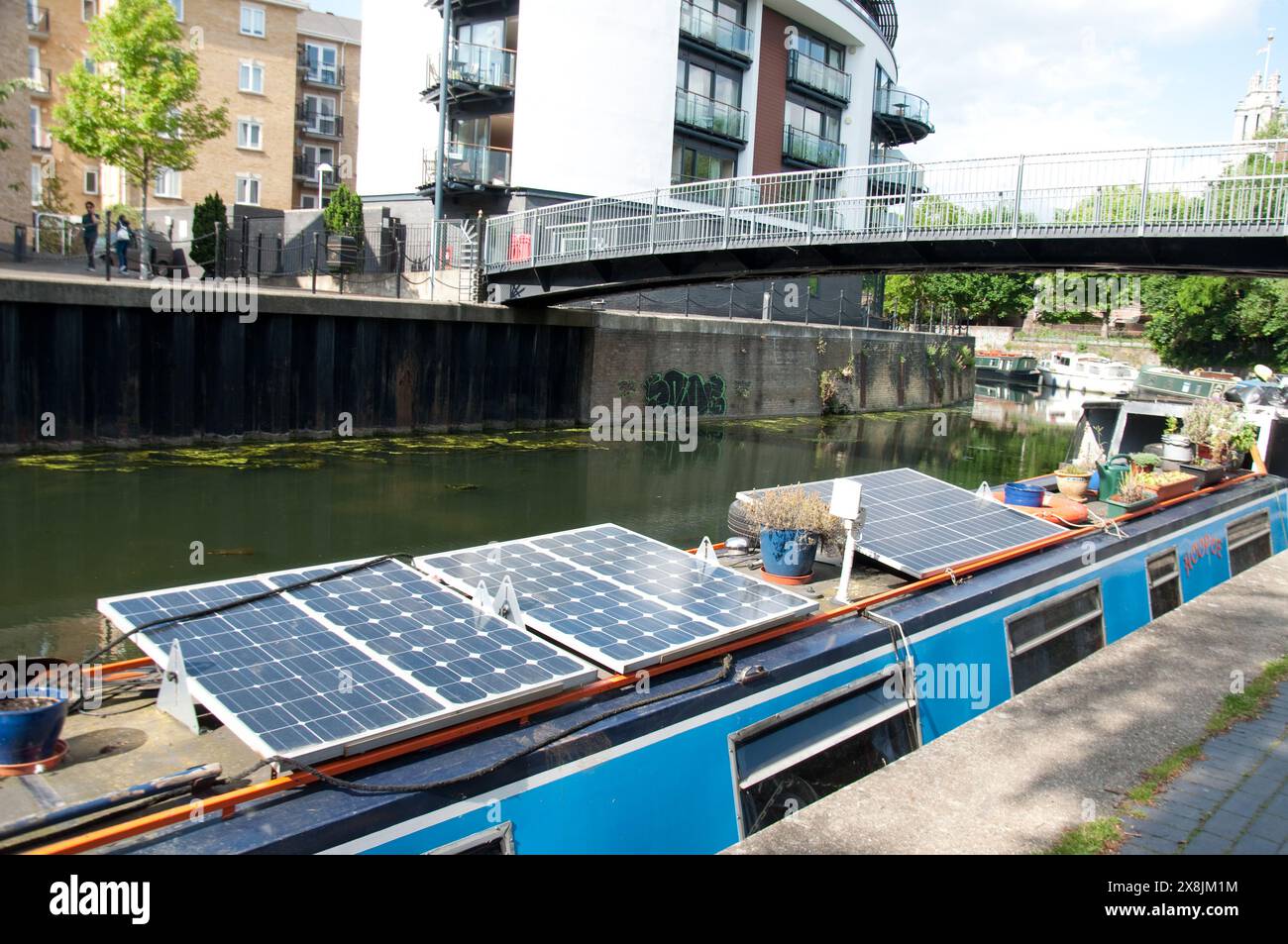 Barges moored on limehouse cut hi-res stock photography and images - Alamy