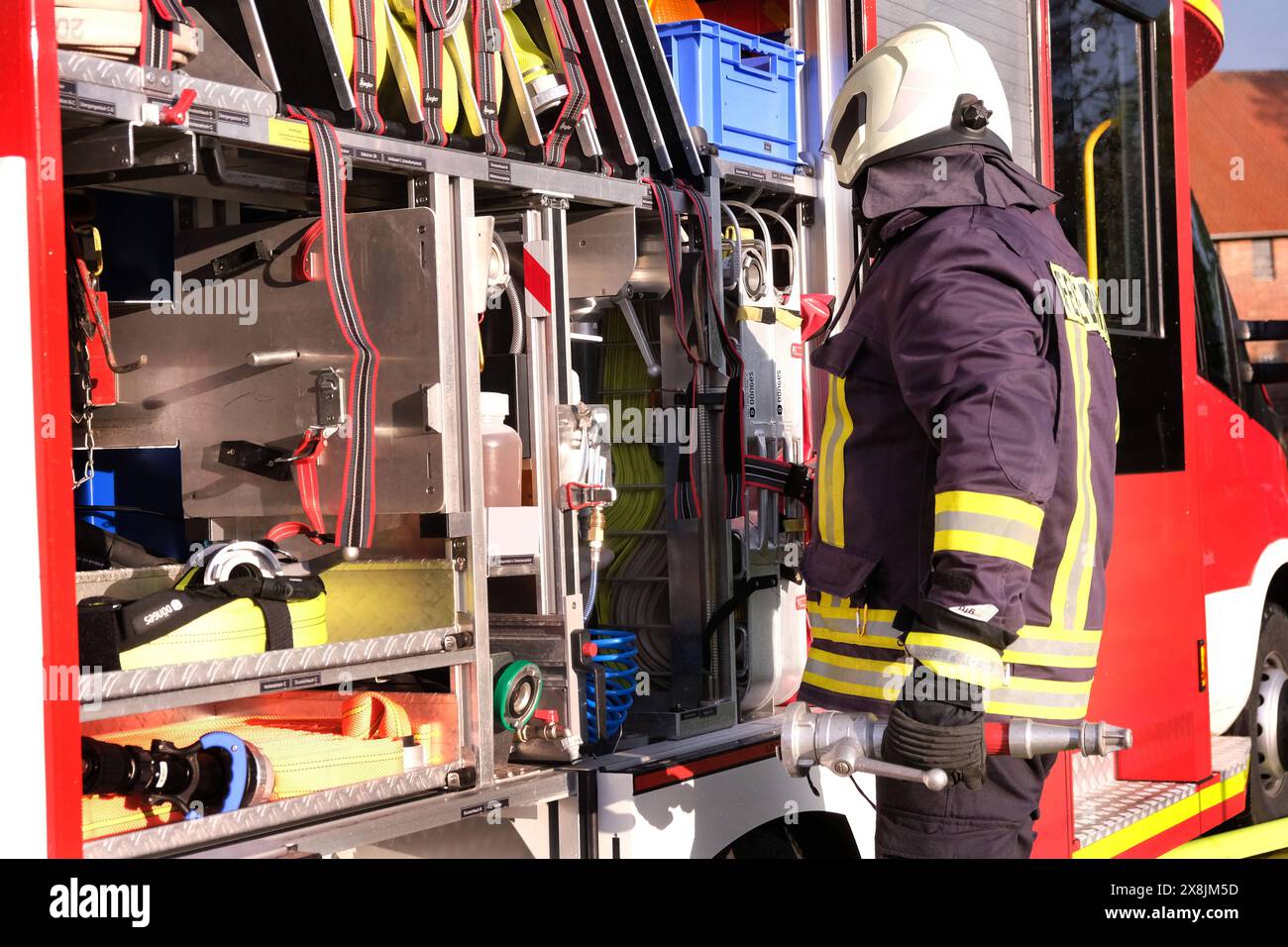 Feuerwehr-Blaulicht Feuerwehr in verschiedenen Bildern und Aktionen in ...