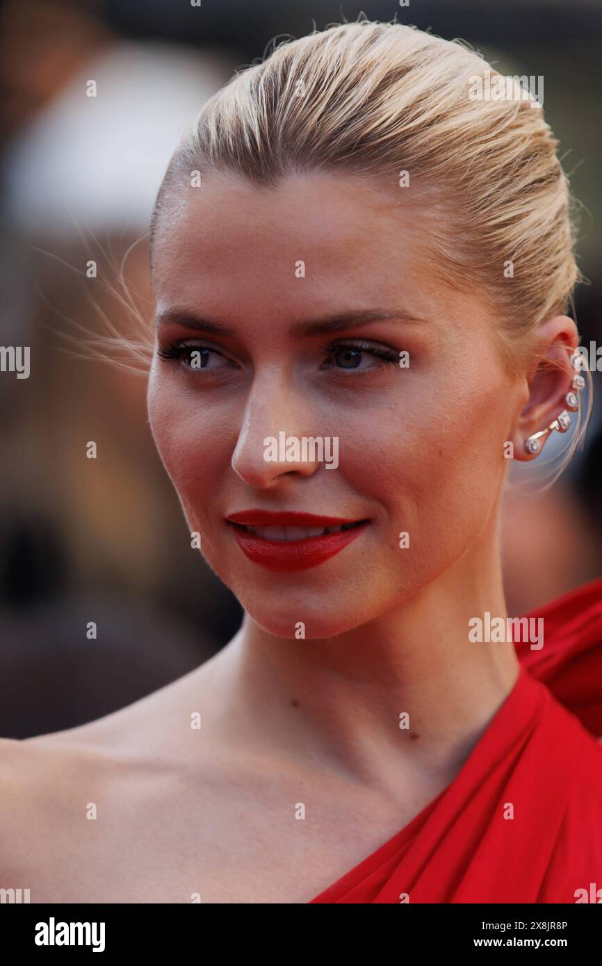 Festival de Cannes - Red Carpet - Closing Carpet Lena Gercke bei der ...