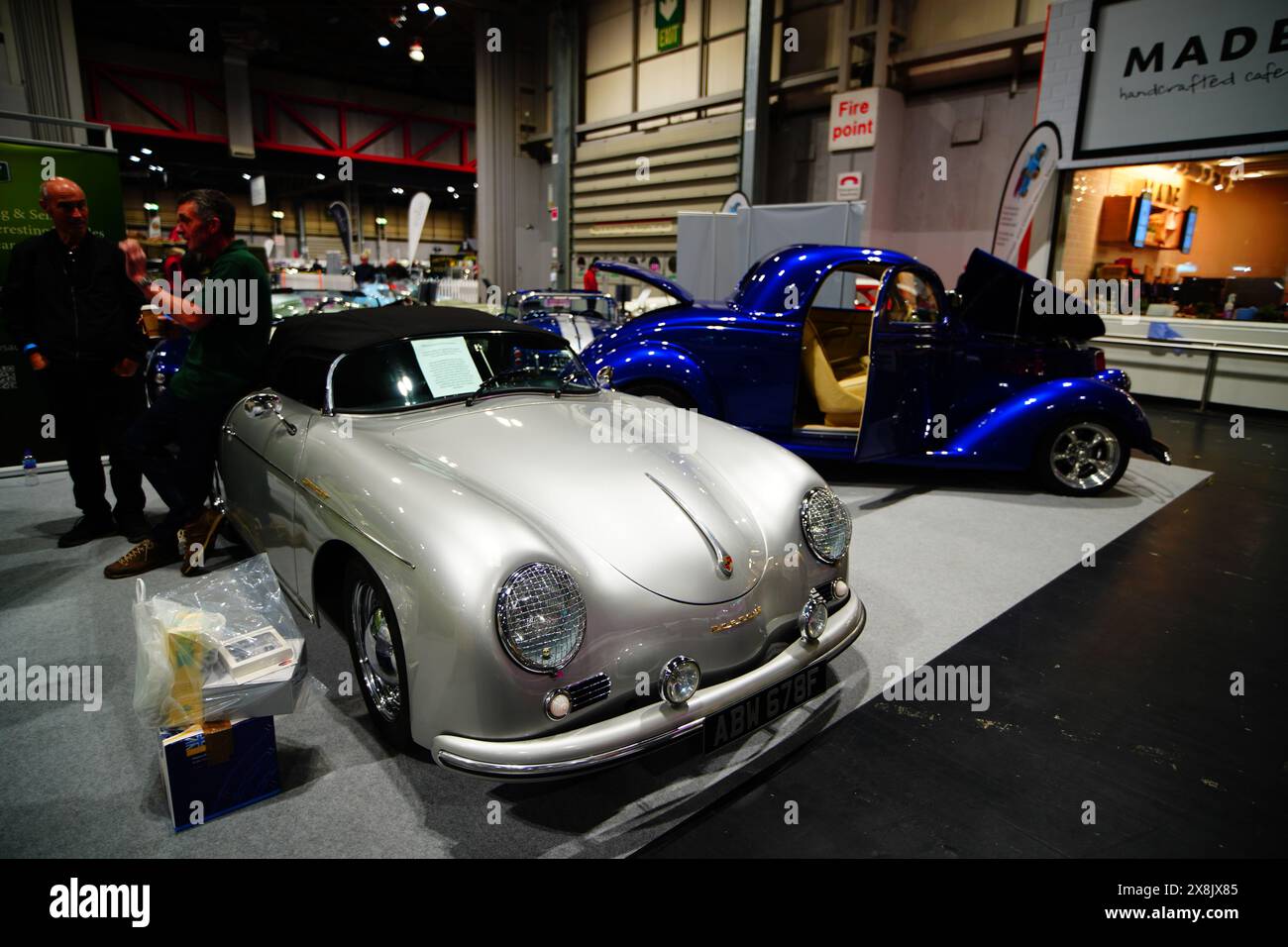 CLASSIC CAR SHOW Stock Photo - Alamy