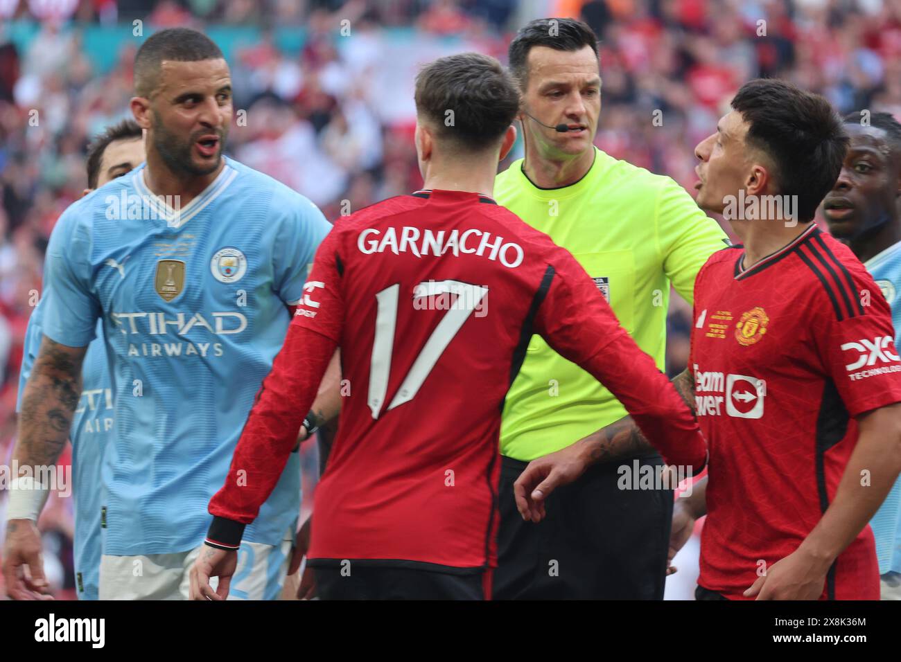 London, UK. 25th May, 2024. LONDON, ENGLAND - L-R Manchester City's ...