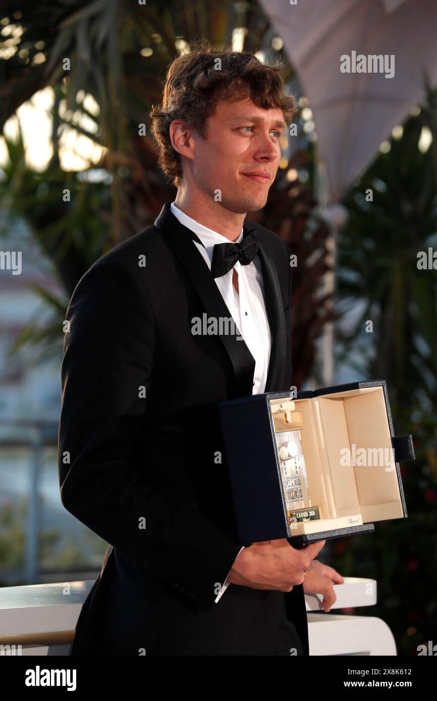 CANNES, FRANCE - MAY 25: Halfdan Ullmann Tøndel poses with the 'Camera ...
