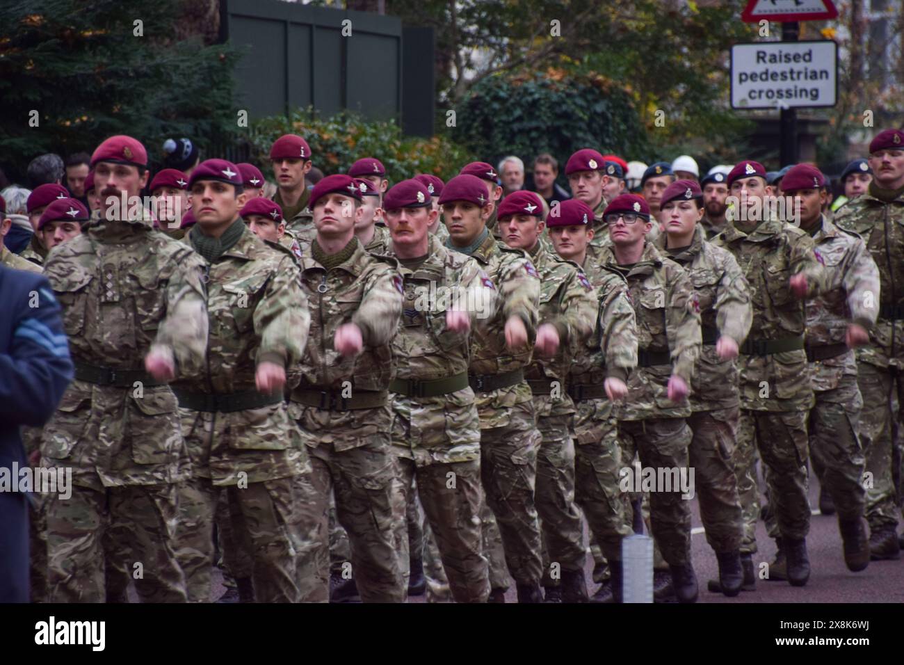 Female soldiers marching uk hi-res stock photography and images - Alamy