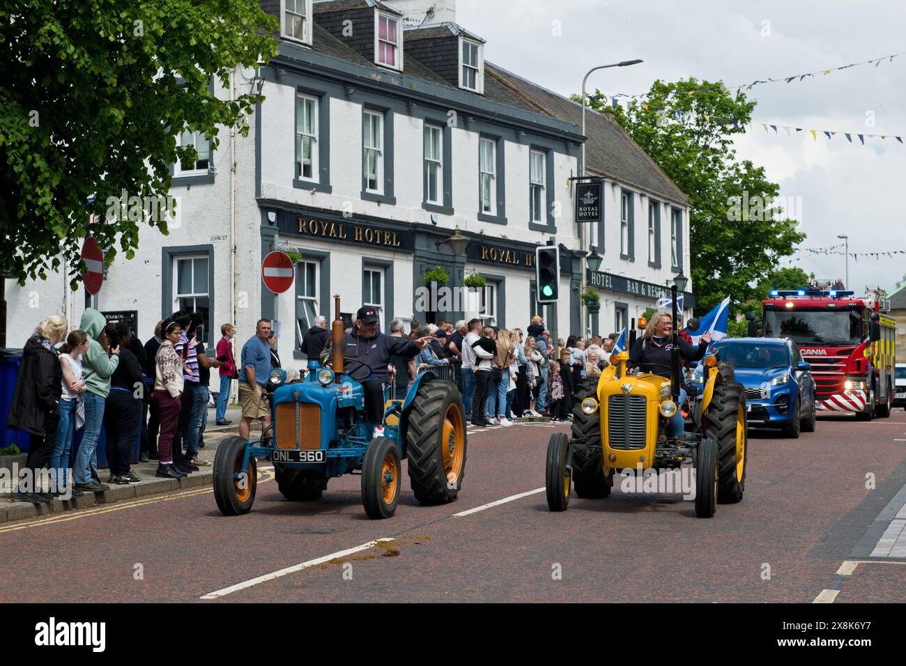 Vintage tractors tractor parade hi-res stock photography and images - Alamy