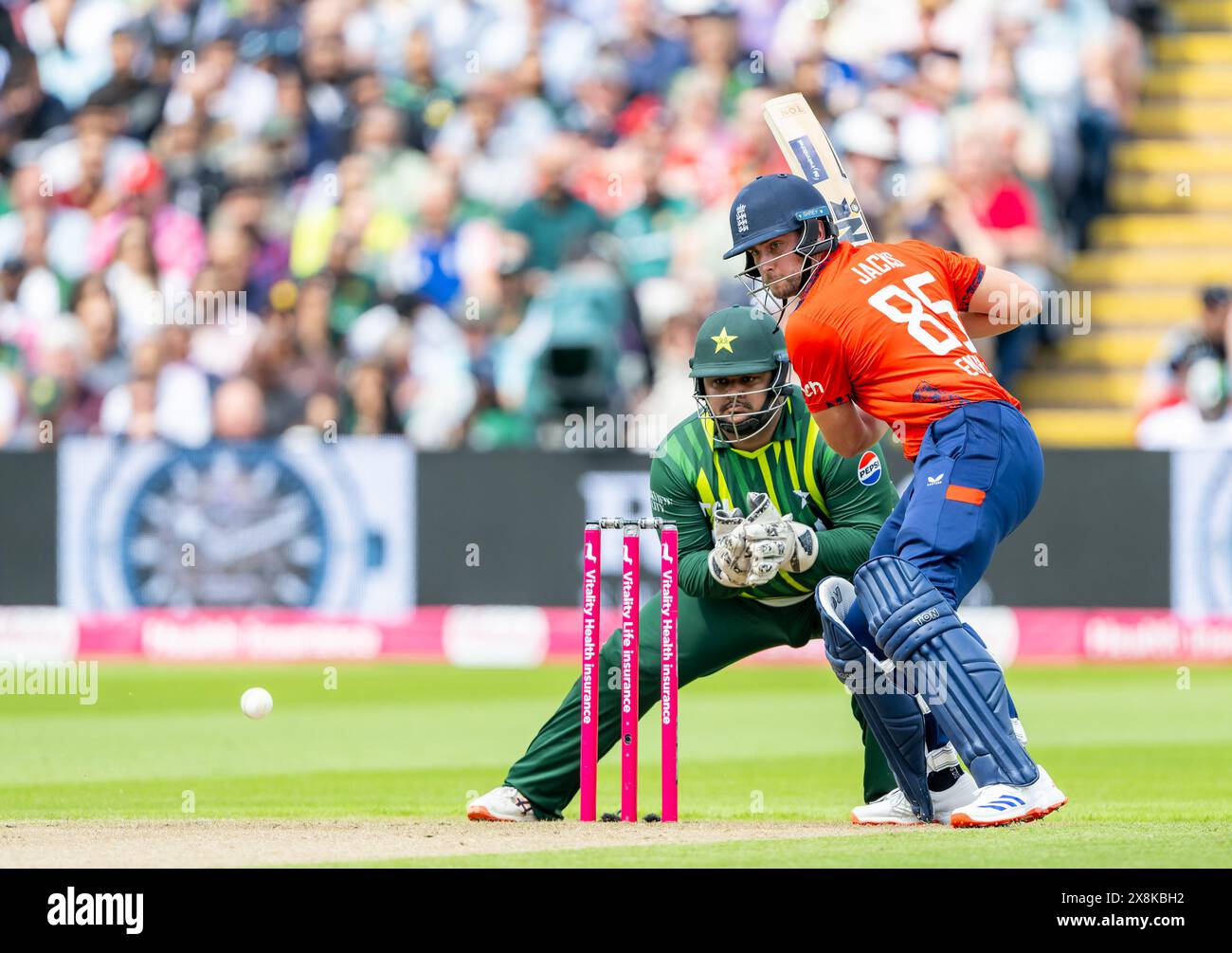 Will jacks cricket england bowling hi-res stock photography and images ...