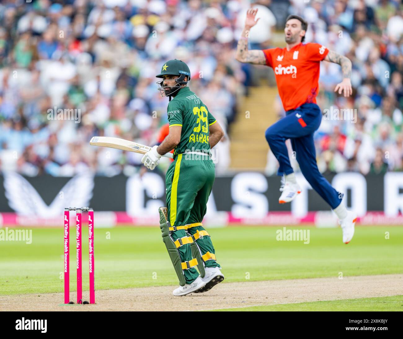 Sport cricket jumping batting hi-res stock photography and images - Alamy