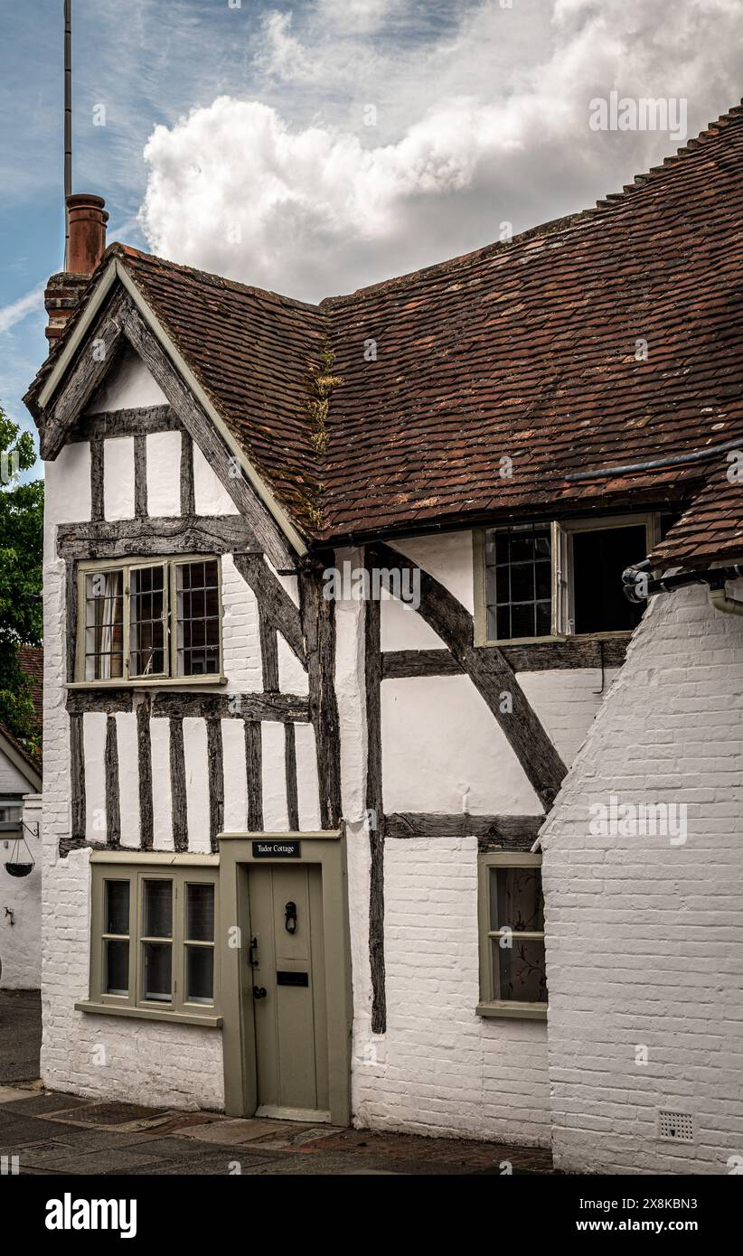 English tudor hi-res stock photography and images - Alamy