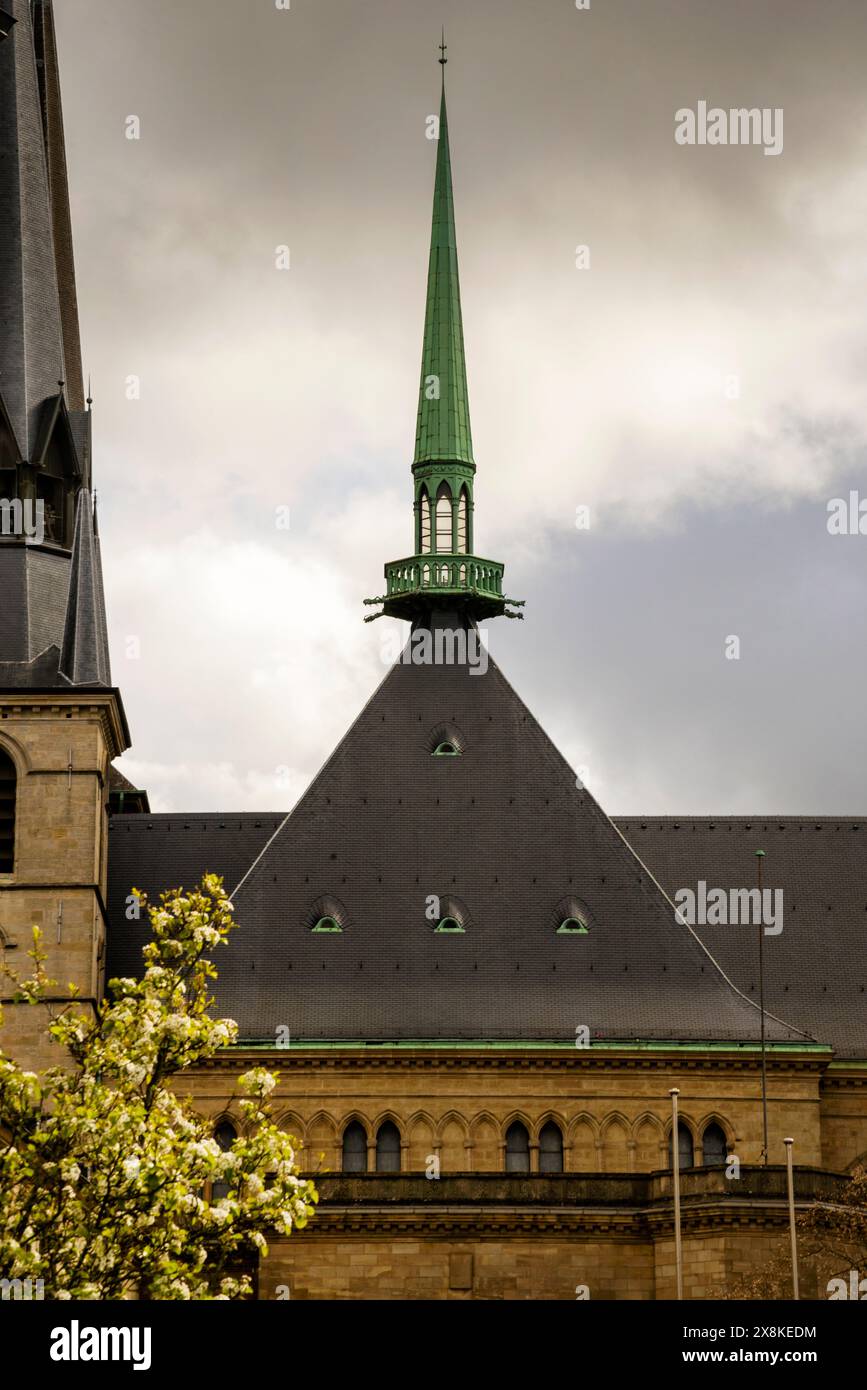 Copper pyramid roof hi-res stock photography and images - Alamy