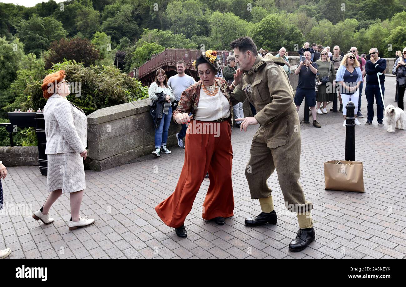 Dancing world war two hi-res stock photography and images - Alamy