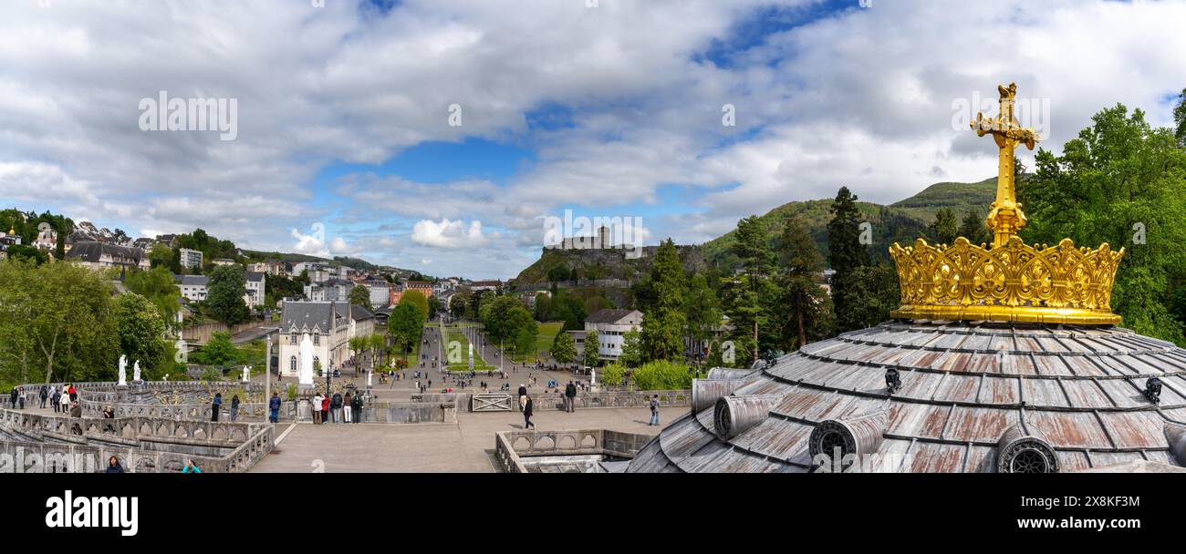 Sanctuaires de lourdes hi-res stock photography and images - Alamy