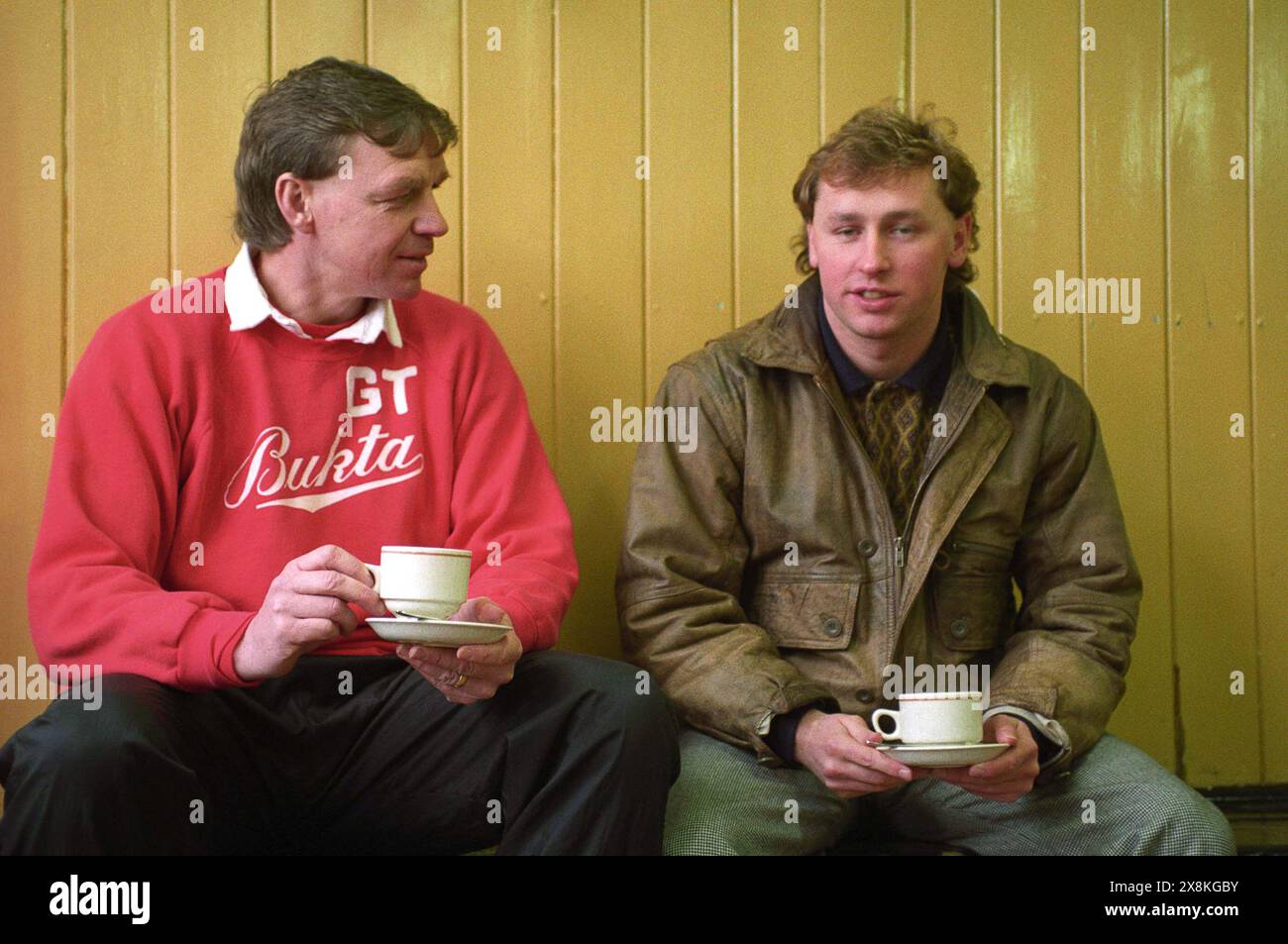 Wolverhampton Wanderers new signing Paul Birch with manager Graham ...