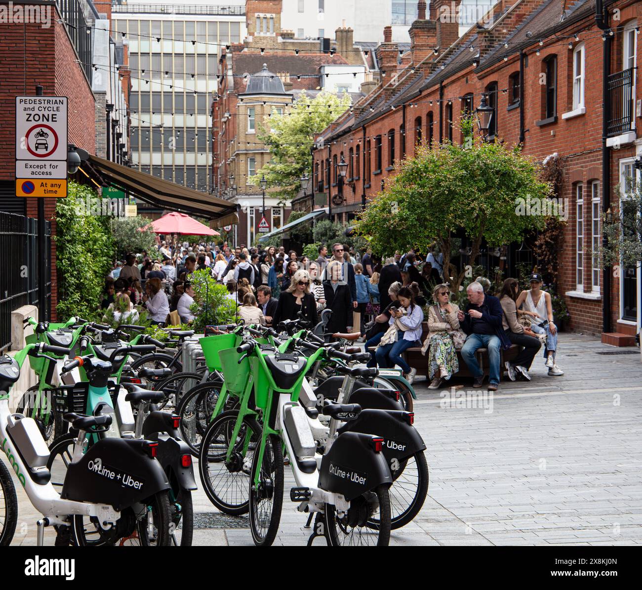 Umbrellas in alley city hi-res stock photography and images - Alamy