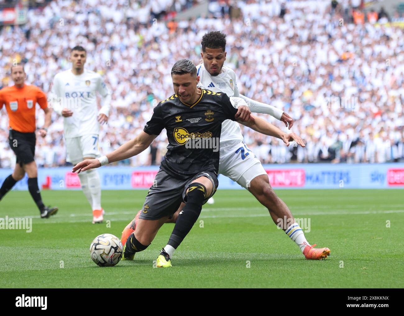 Southampton leeds hi-res stock photography and images - Alamy